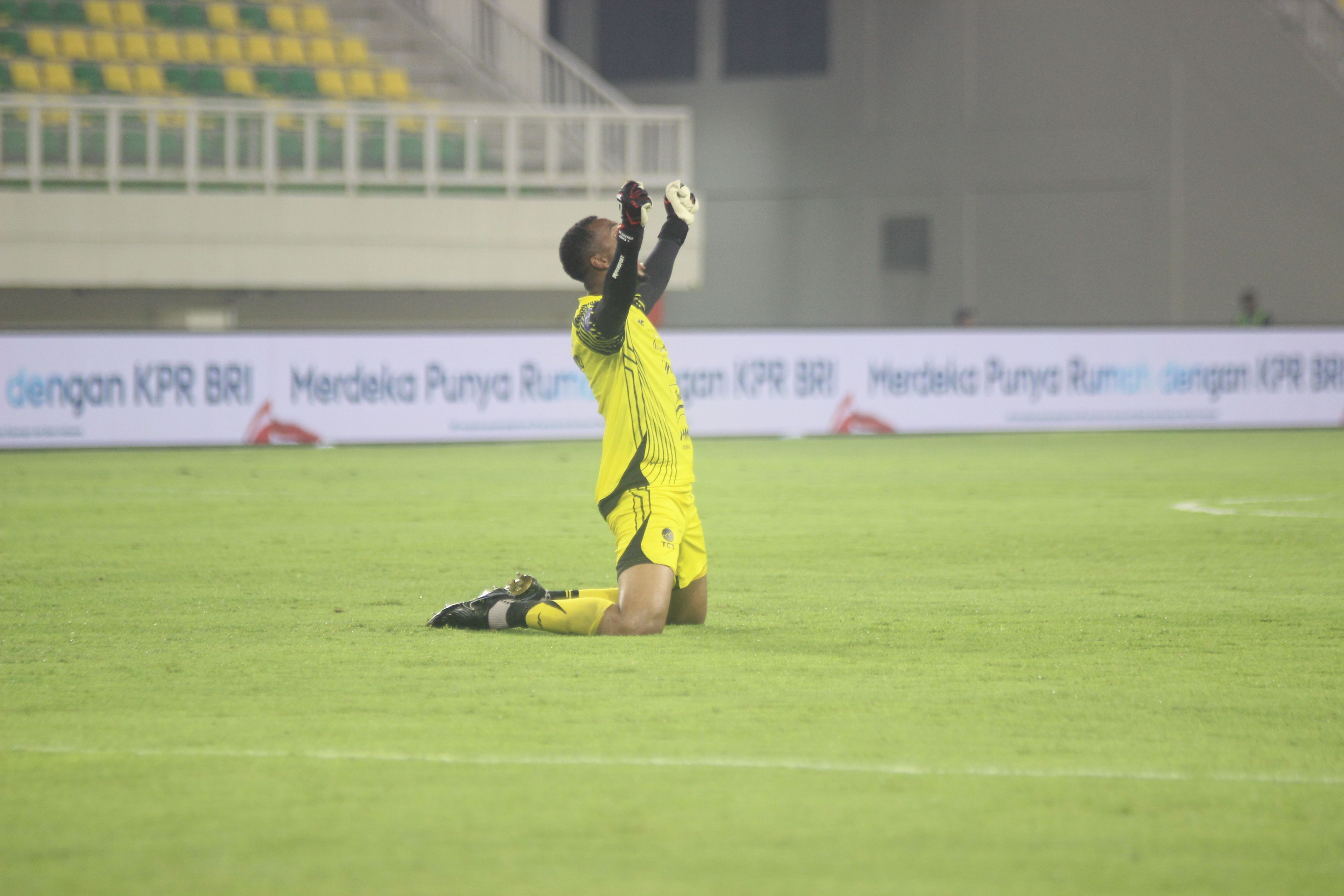 Jangan Main-main, Kiper Persija Carlos Eduardo Ternyata Jago Bela Diri