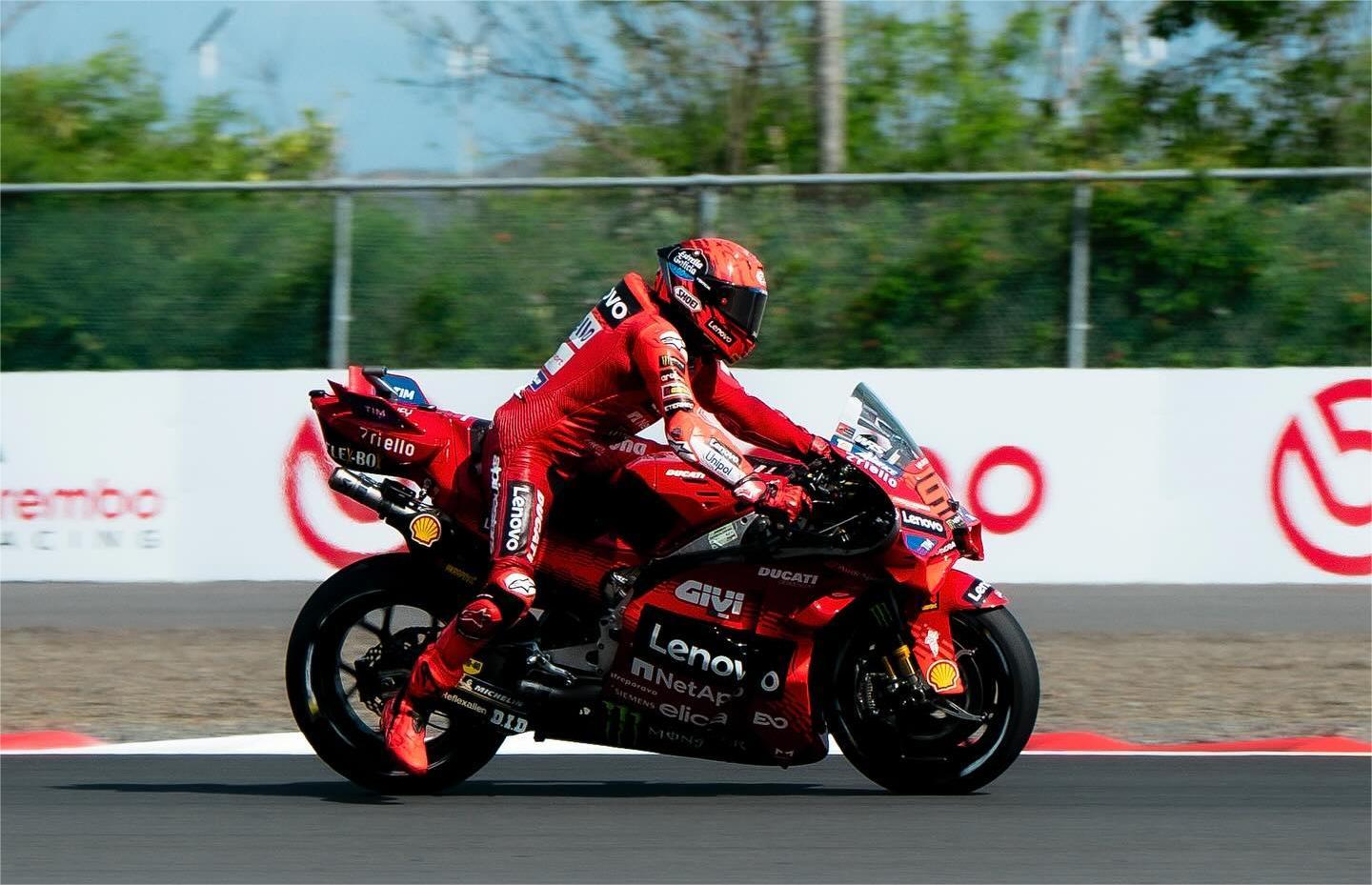 Jatuh di MotoGP Mandalika 2025, Marc Marquez: Jangan Salahkan Bezzecchi!